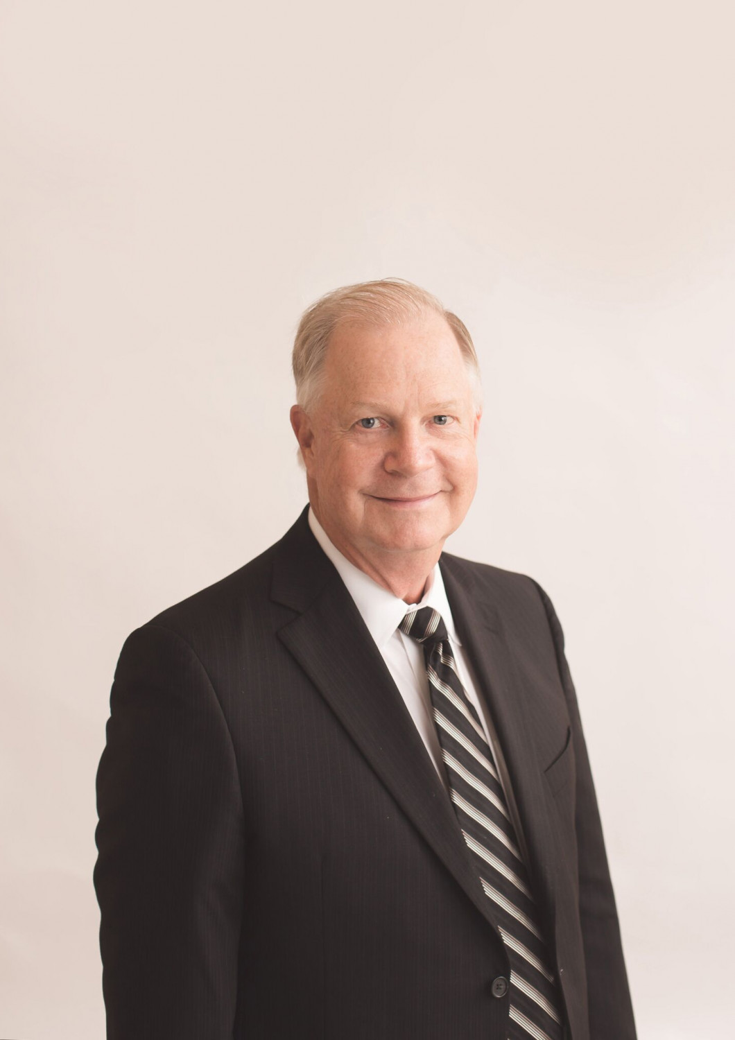 Meet Our Dentists | Lundell & Hoy Dentistry